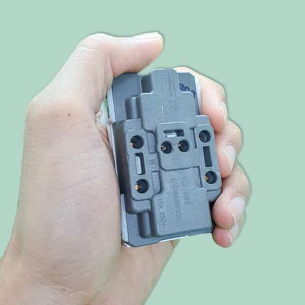 Ổ cắm đôi 3 chấu (S18CC) – Halula
