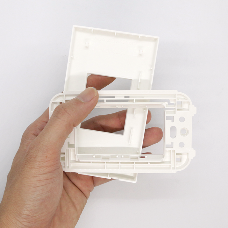 Bộ ổ cắm đa năng WEI1171SW-VN và mặt kết hợp WEV680290SW – Halula