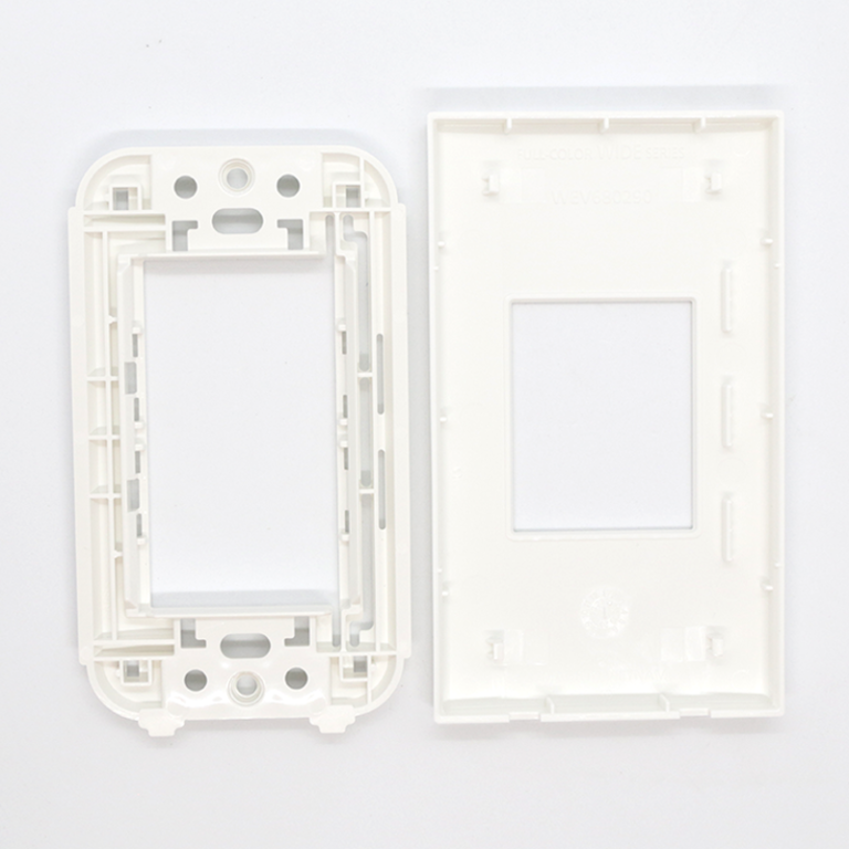 Bộ ổ cắm đa năng WEI1171SW-VN và mặt kết hợp WEV680290SW – Halula
