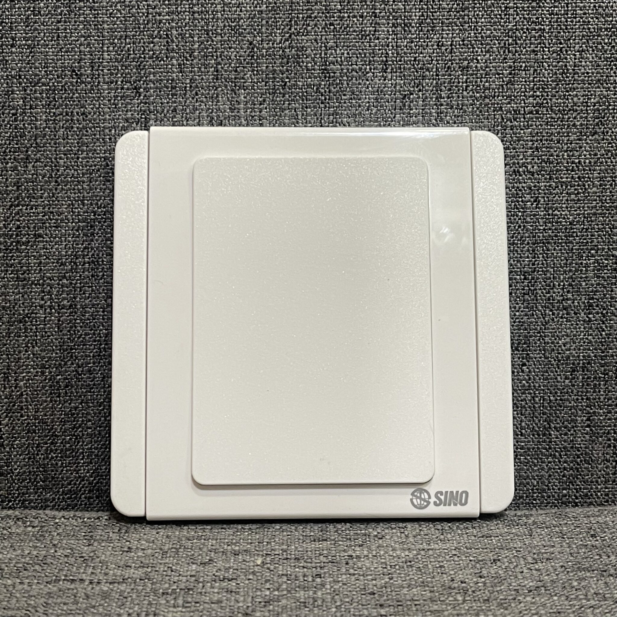 Mặt che trơn vuông Sino – S660 – Halula